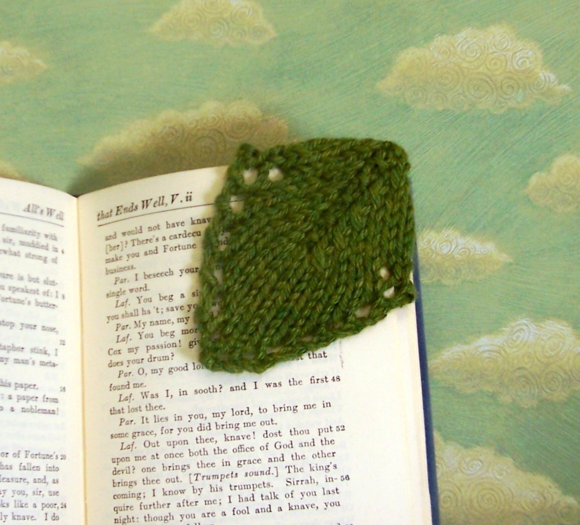 Corner Bookmark Instant Download Knitting Patterns 4 Leaf Designs on Luulla